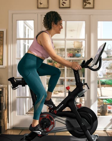 Peloton® | Exercise Bike With Indoor Cycling Classes Streamed Live & On ...