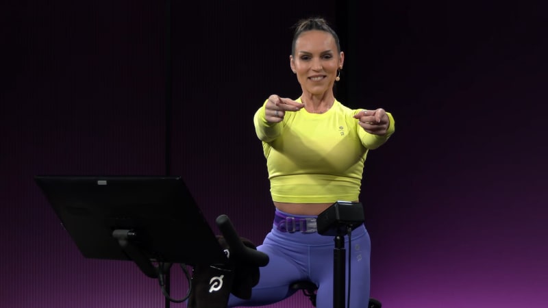 30 min Intervals Ride | Peloton Cycling Classes