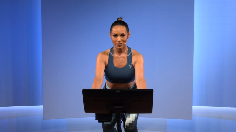 20 Min Climb Ride with Electronic Music - Mila Lazar