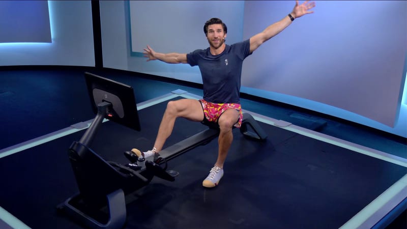 15 min Country Row | Peloton Rowing Classes