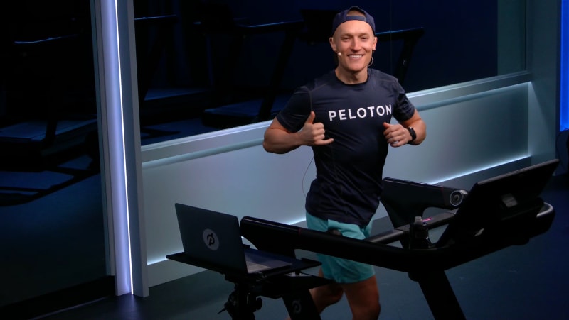 30 min Endurance Run | Peloton Running Classes