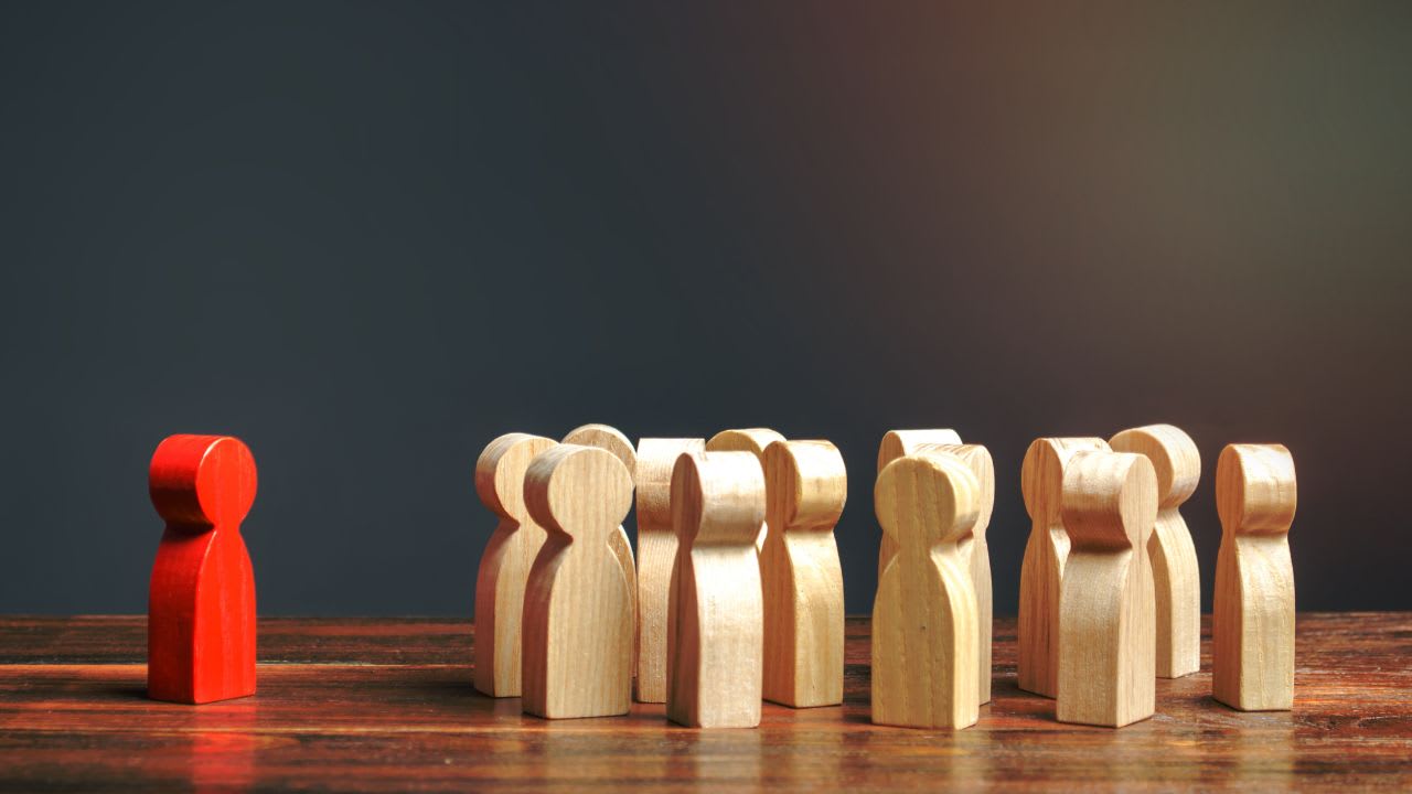 Article: How to win the heart of an indifferent employee