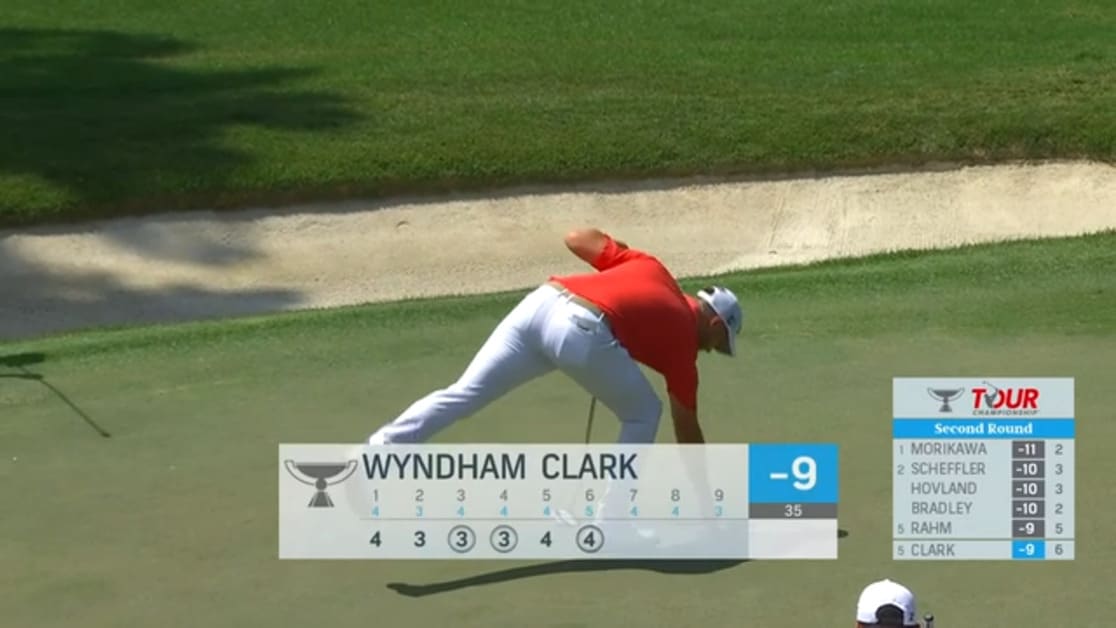 Wyndham Clark makes 10-foot birdie putt at TOUR Championship