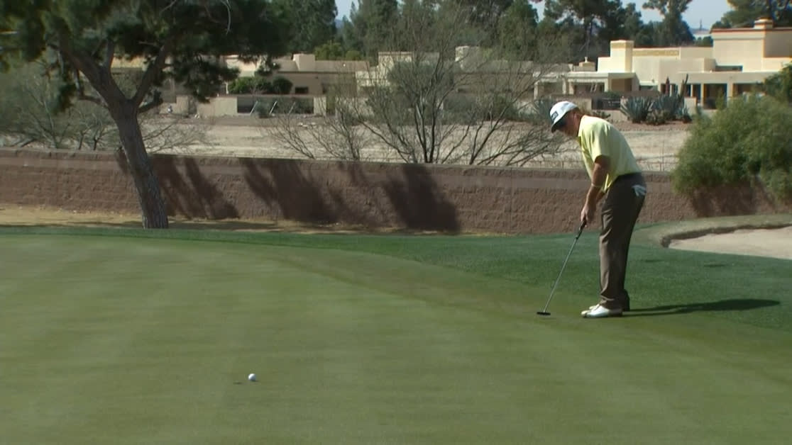 Miguel Angel Jiménez sinks eagle putt from the fringe at Cologuard