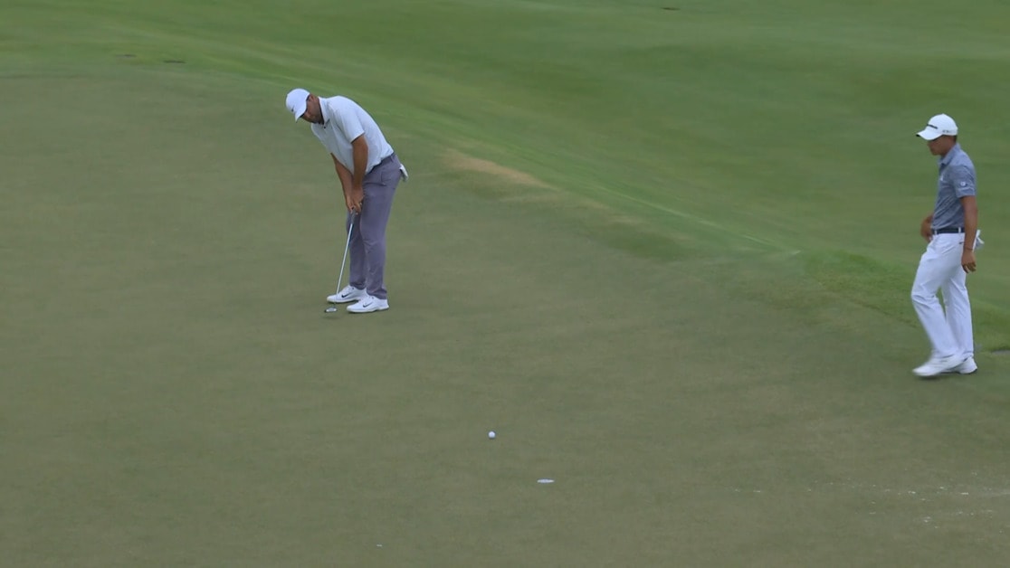 Scottie Scheffler drains putt for birdie at TOUR Championship