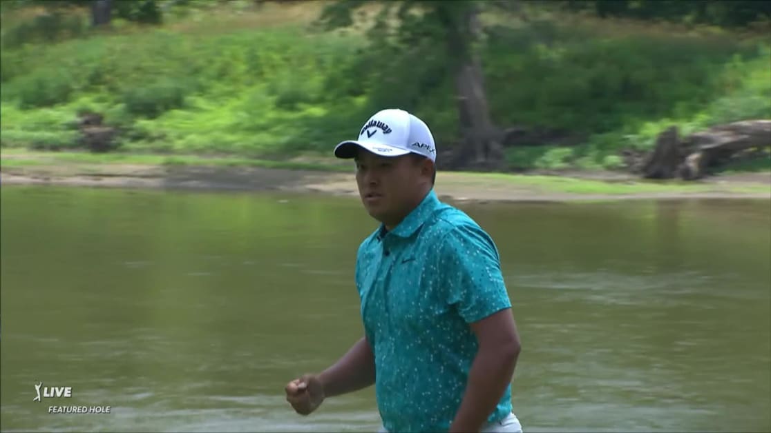 Kevin Yu drains a 32-foot birdie putt at John Deere