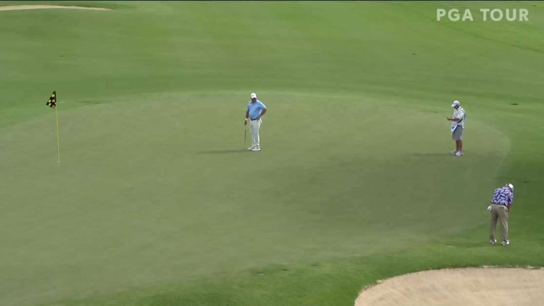 Scott Parel sinks birdie putt from off the green at Mitsubishi