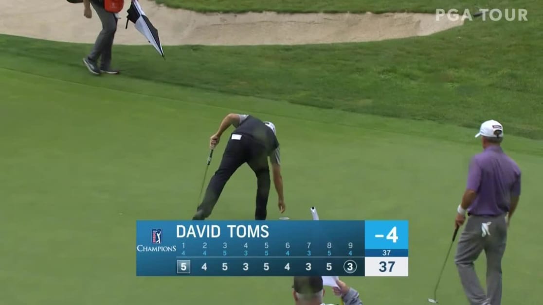 David Toms makes a birdie on No. 9 at DICK'S