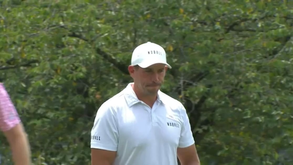 Scott Stallings holes a 21-foot birdie putt at Wyndham