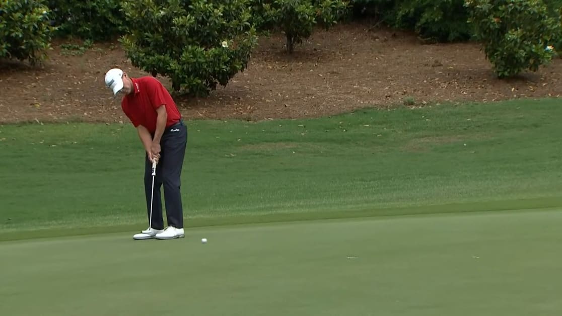 Steve Stricker makes uphill putt for birdie at Tradition