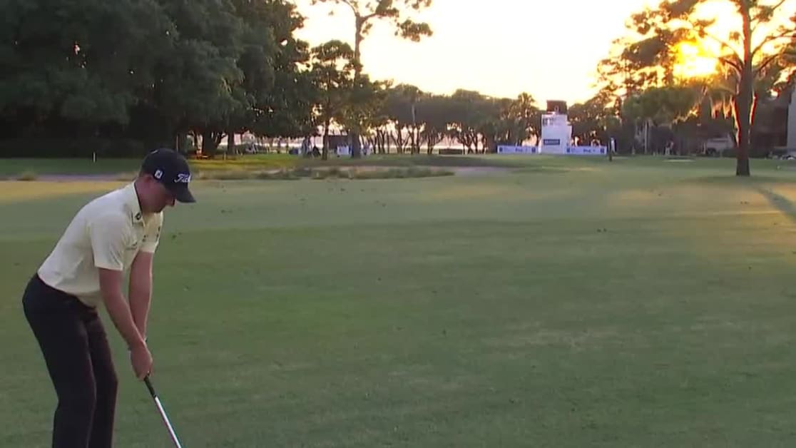 Webb Simpson sinks 15-foot birdie putt at RBC Heritage