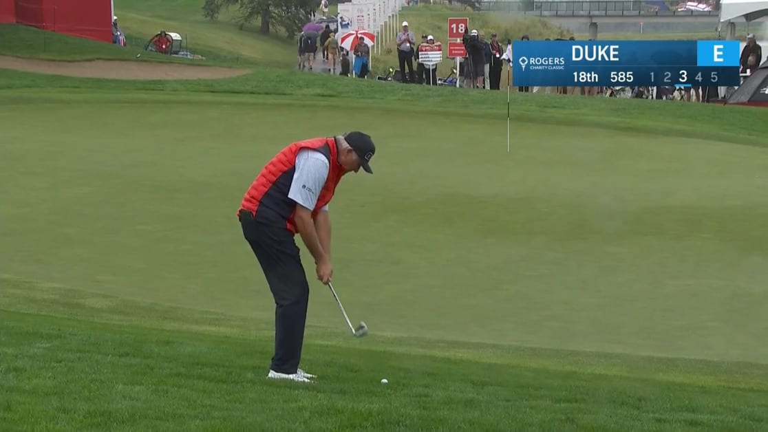 Ken Duke gets up-and-down from greenside rough at Rogers Charity