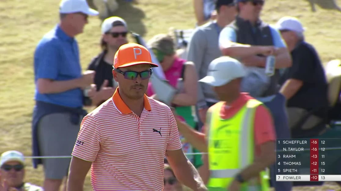 Rickie Fowler pours in 22-foot birdie putt at WM Phoenix Open