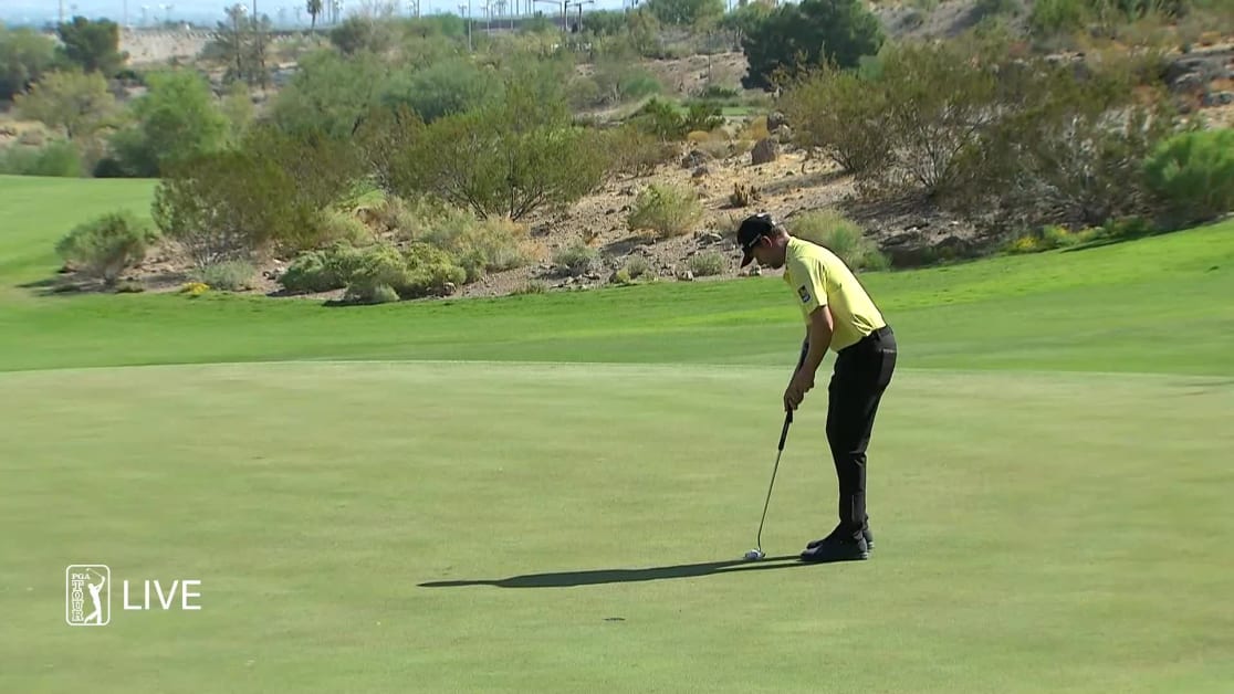 Webb Simpson sinks birdie putt at Shriners