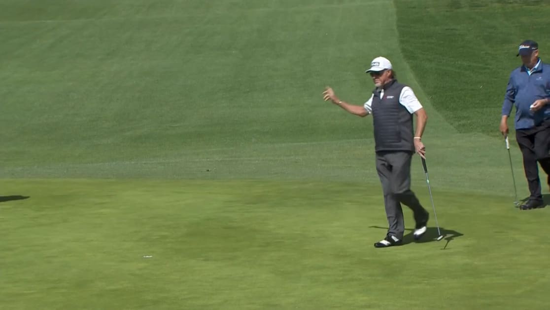 Miguel Angel Jiménez's birdie putt drops in at Hoag Classic