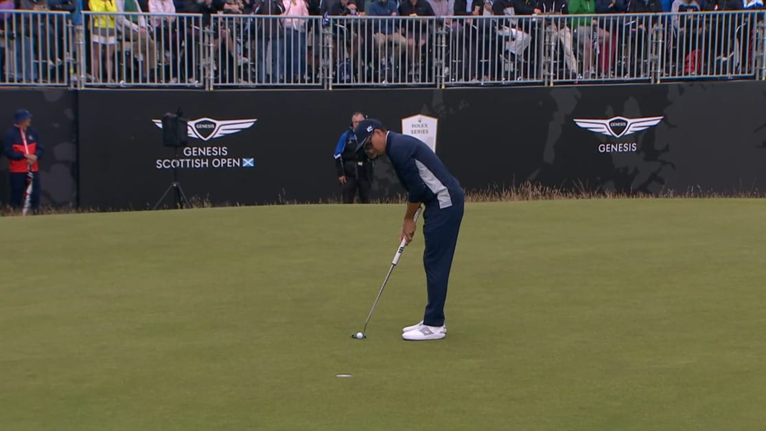 Rickie Fowler rolls in a 4-foot putt for birdie at Genesis Scottish Open