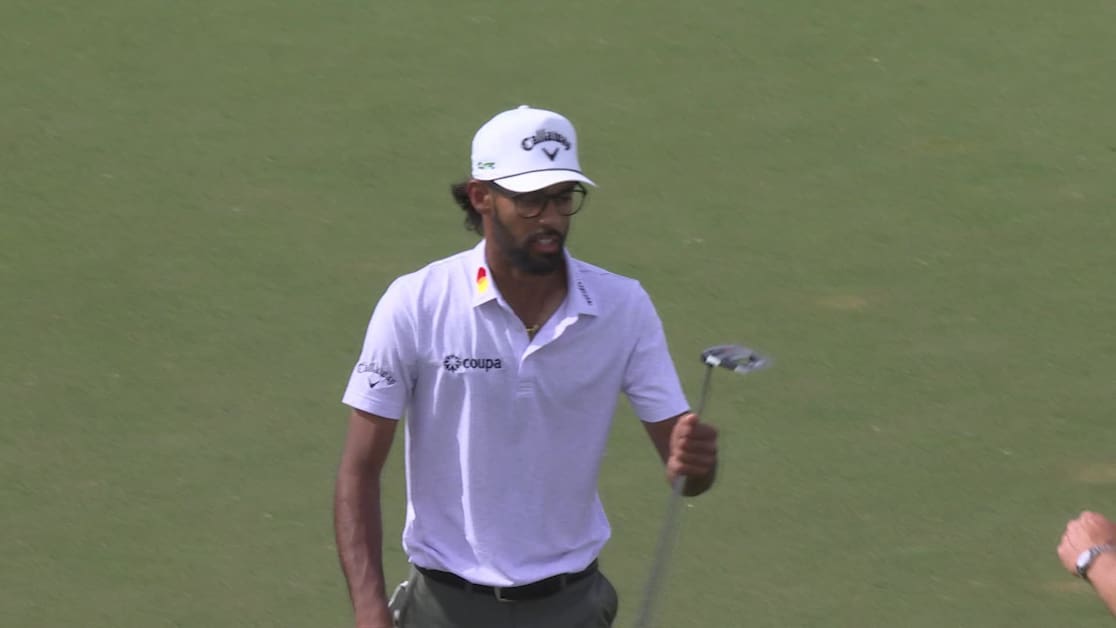 Akshay Bhatia sinks a 20-foot eagle putt at WM Phoenix Open
