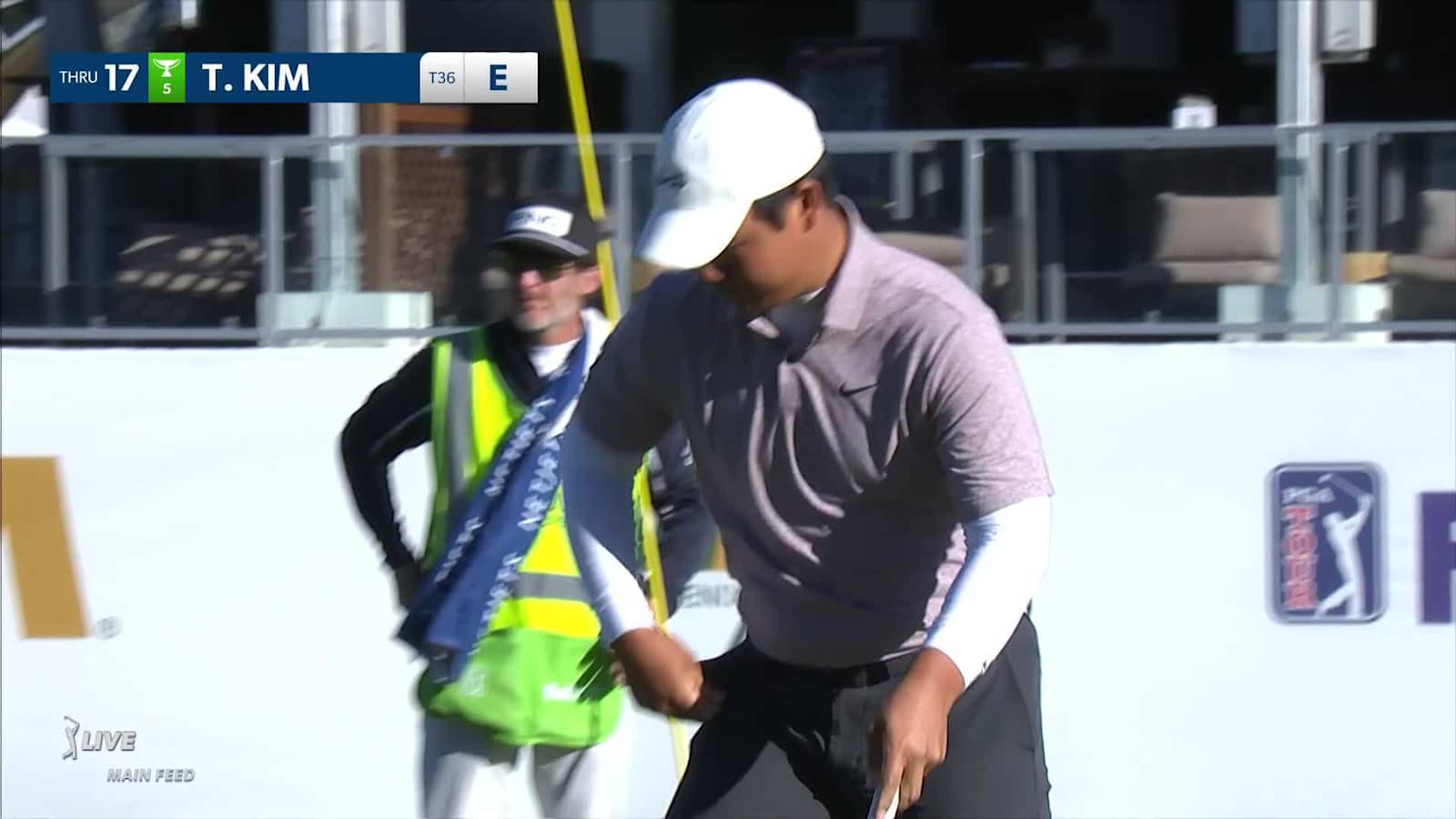Tom Kim makes birdie on No. 17 at WM Phoenix Open