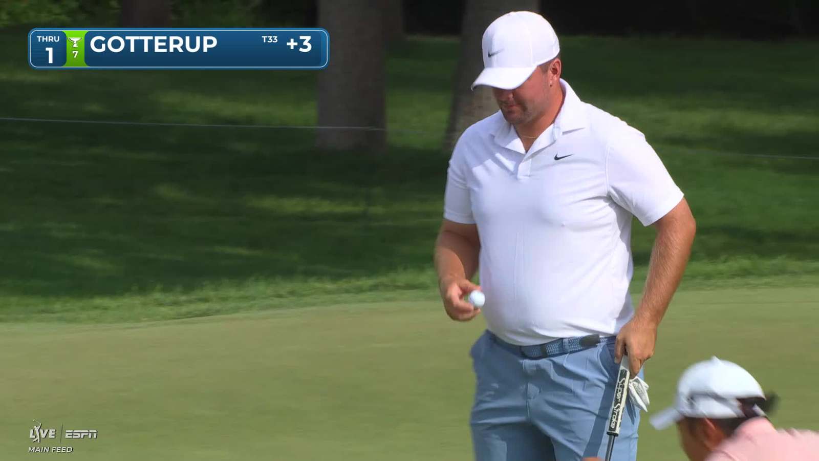 Chris Gotterup drains 13-foot putt for birdie on No. 1 at the Memorial