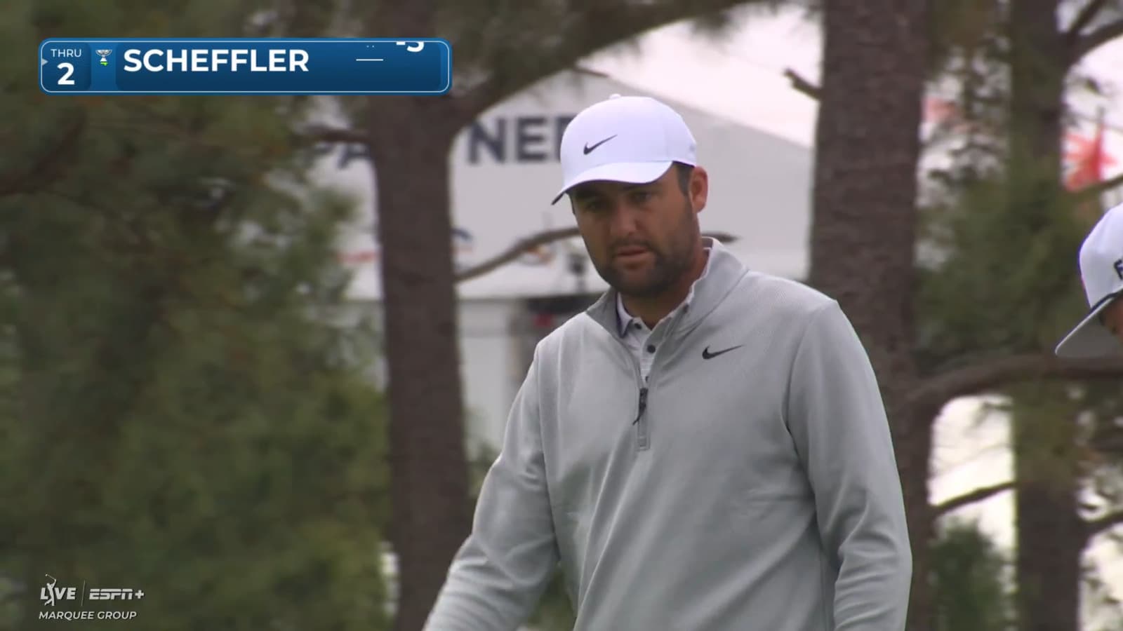 Scottie Scheffler sends in 26-footer for birdie at Houston Open