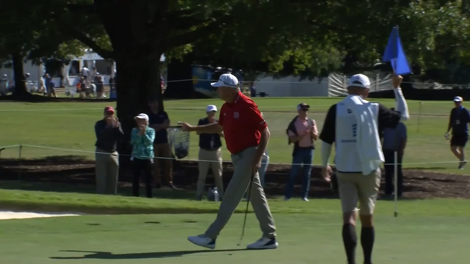 Ken Duke uses the slope to set up birdie at Dominion