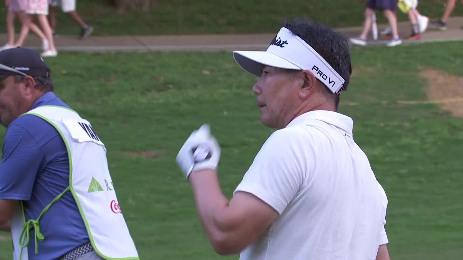 Charlie Wi makes birdie on No. 18 at Regions Tradition