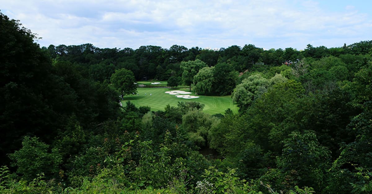Heightened awareness at Glen Abbey's 11th hole - PGA TOUR