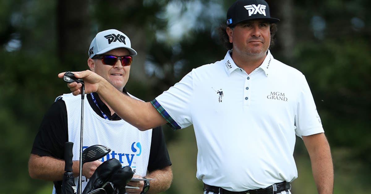 Pat Perez in lockstep with caddie Mike Hartford - PGA TOUR