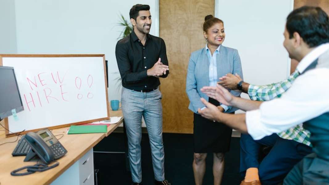 10 Useful Sample Introduction Emails For New Team Members