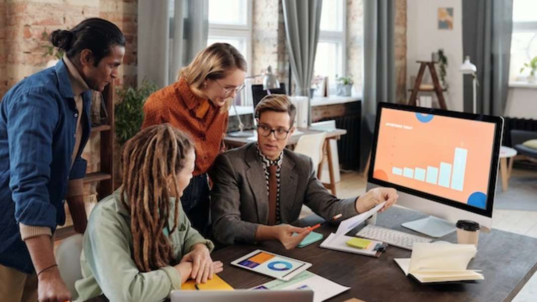 Key Challenges of Performance Management (How To Solve Them)