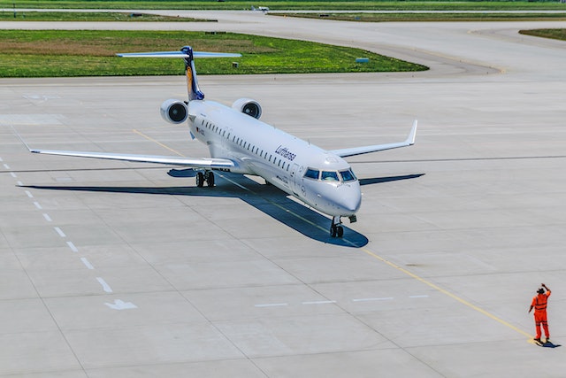 The Pros & Cons of Airline Pilot Life: What You Need to Know