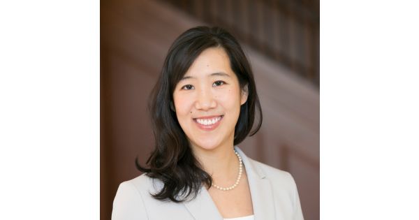 Turning Adversity into Advantage with Laura Huang - Women@Work | Acast