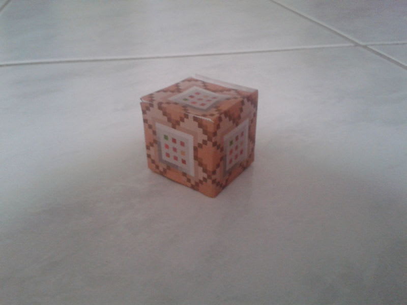 Command Bock - Pixel Papercraft