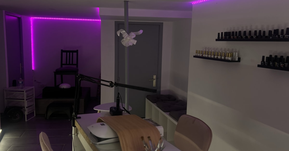 INES BEAUTY : manucure à Toulon