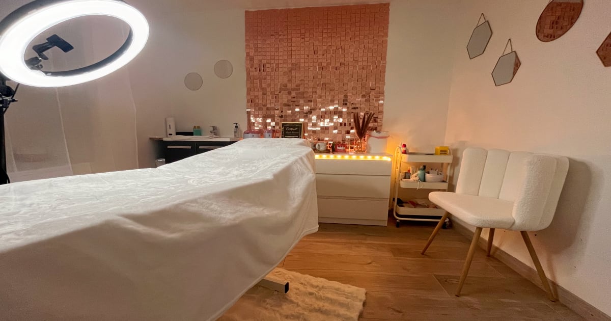 Lash and Brow Studio : institut de beauté à Roche