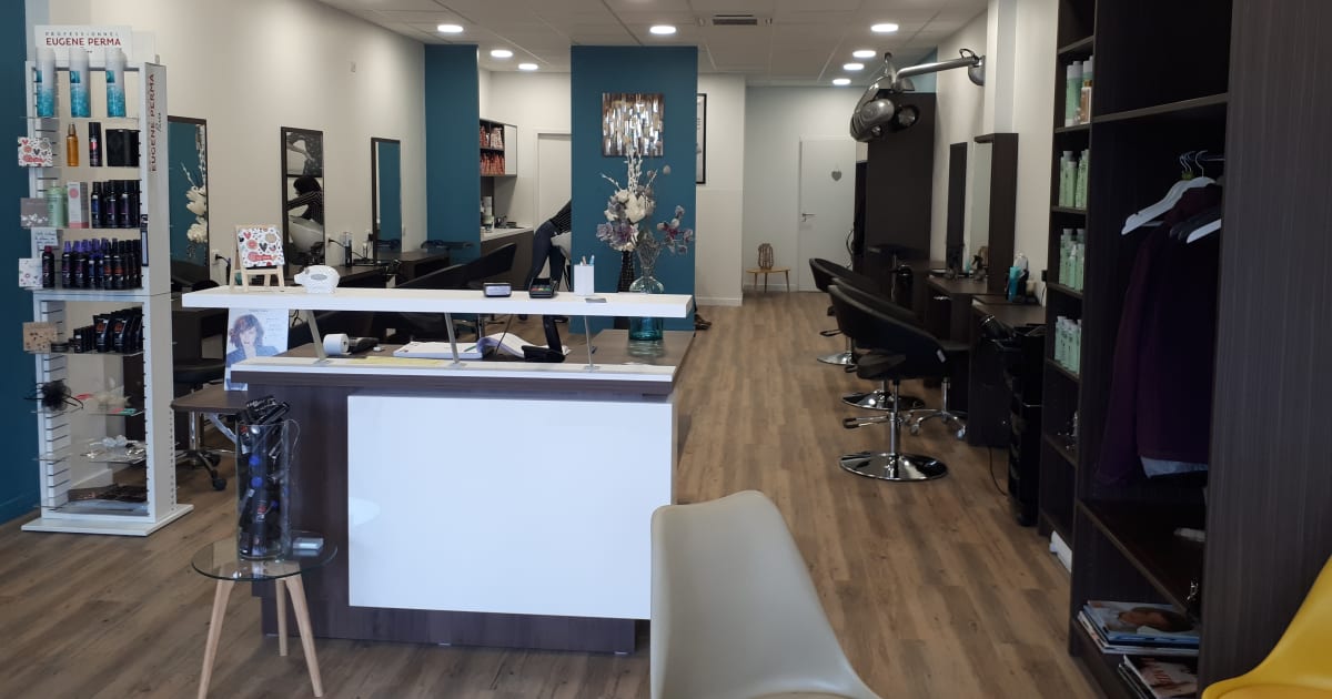 Au dela du miroir - Coiffeur conseil : coiffeur à Poligny