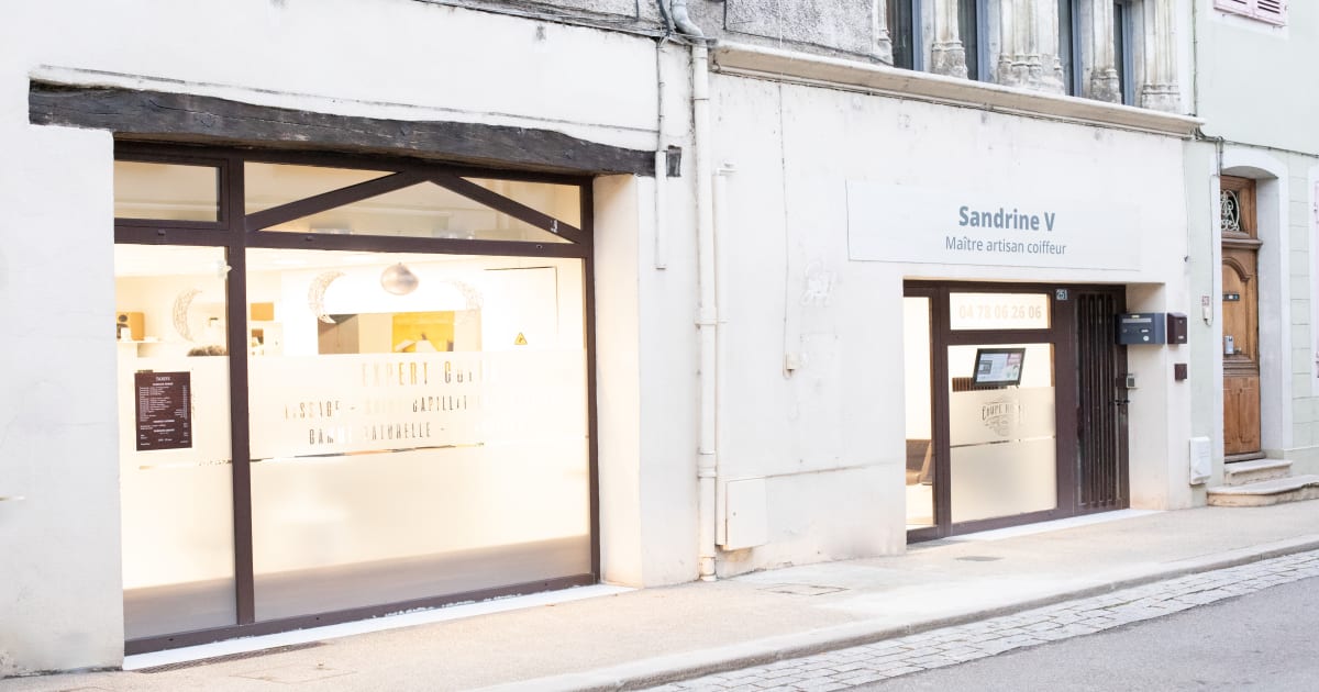 Sandrine V Maitre Artisan Coiffeur : coiffeur à Montluel