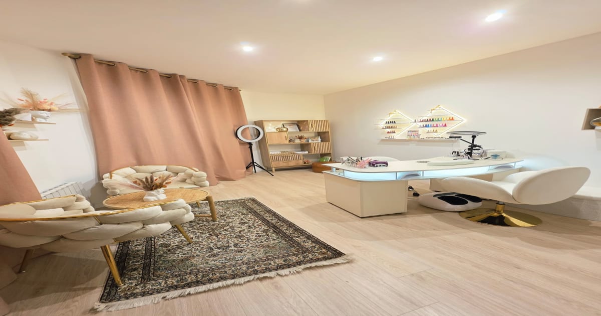 MAYA NAILS : manucure - Planity - RDV en ligne