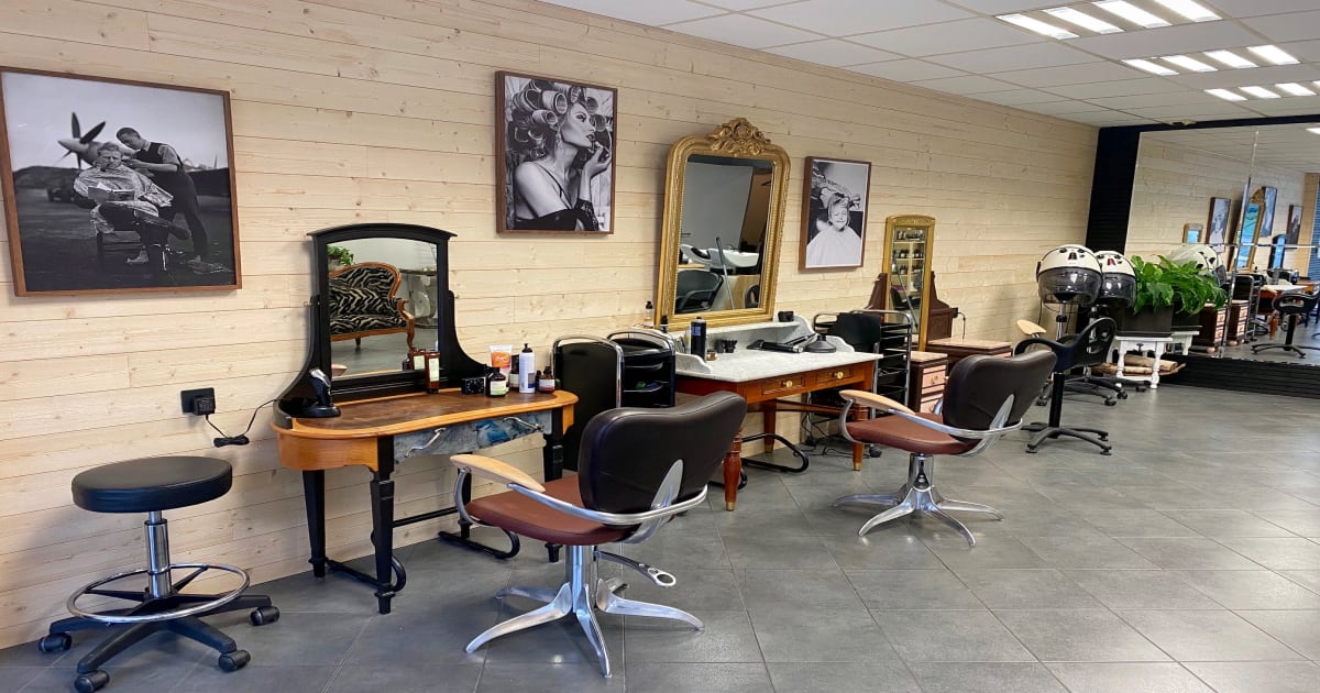 Chez la coiffeuse : coiffeur à Péron - Planity