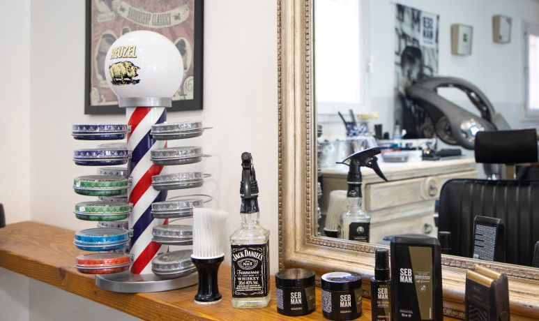 Distroy Coiffure & Barbier By Julie : coiffeur à Rousset