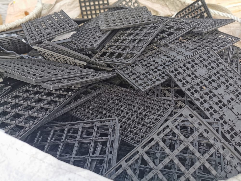 Mppo PPE tray grilles (Offer No. 126205) - B2B Offers at Plastech Vortal