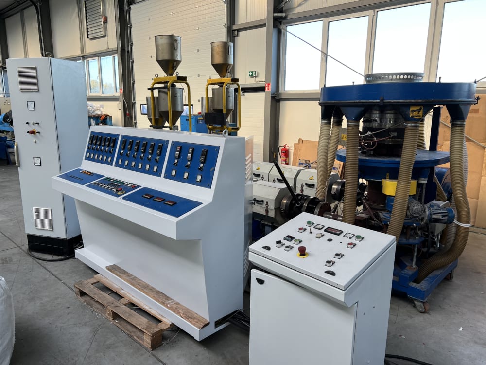 Two-layer extruder (Offer No. 127004) - B2B Offers at Plastech Vortal