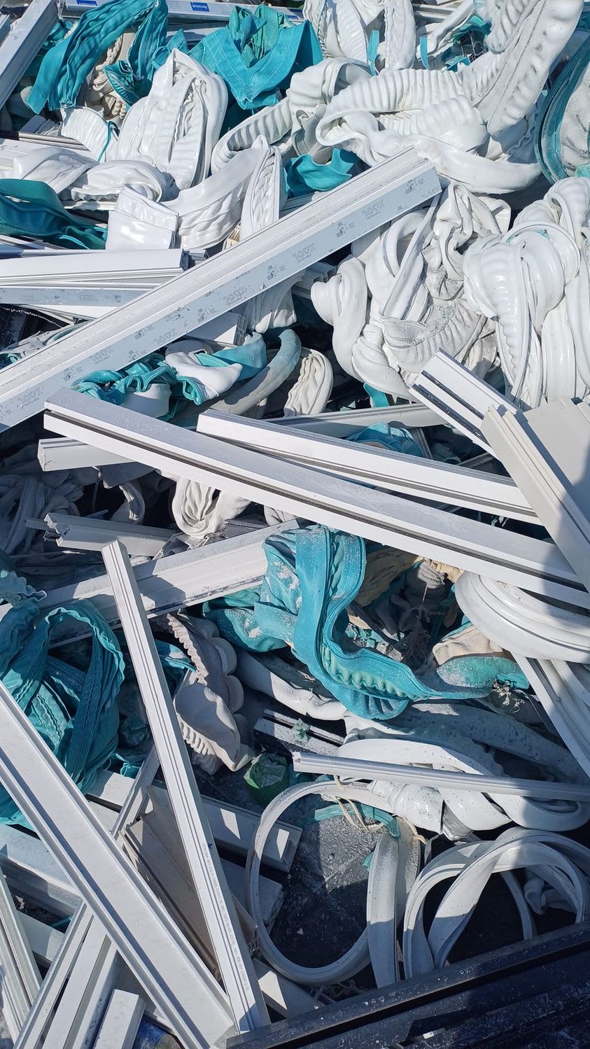 Glue the PVC (Offer No. 129969) - B2B Offers at Plastech Vortal