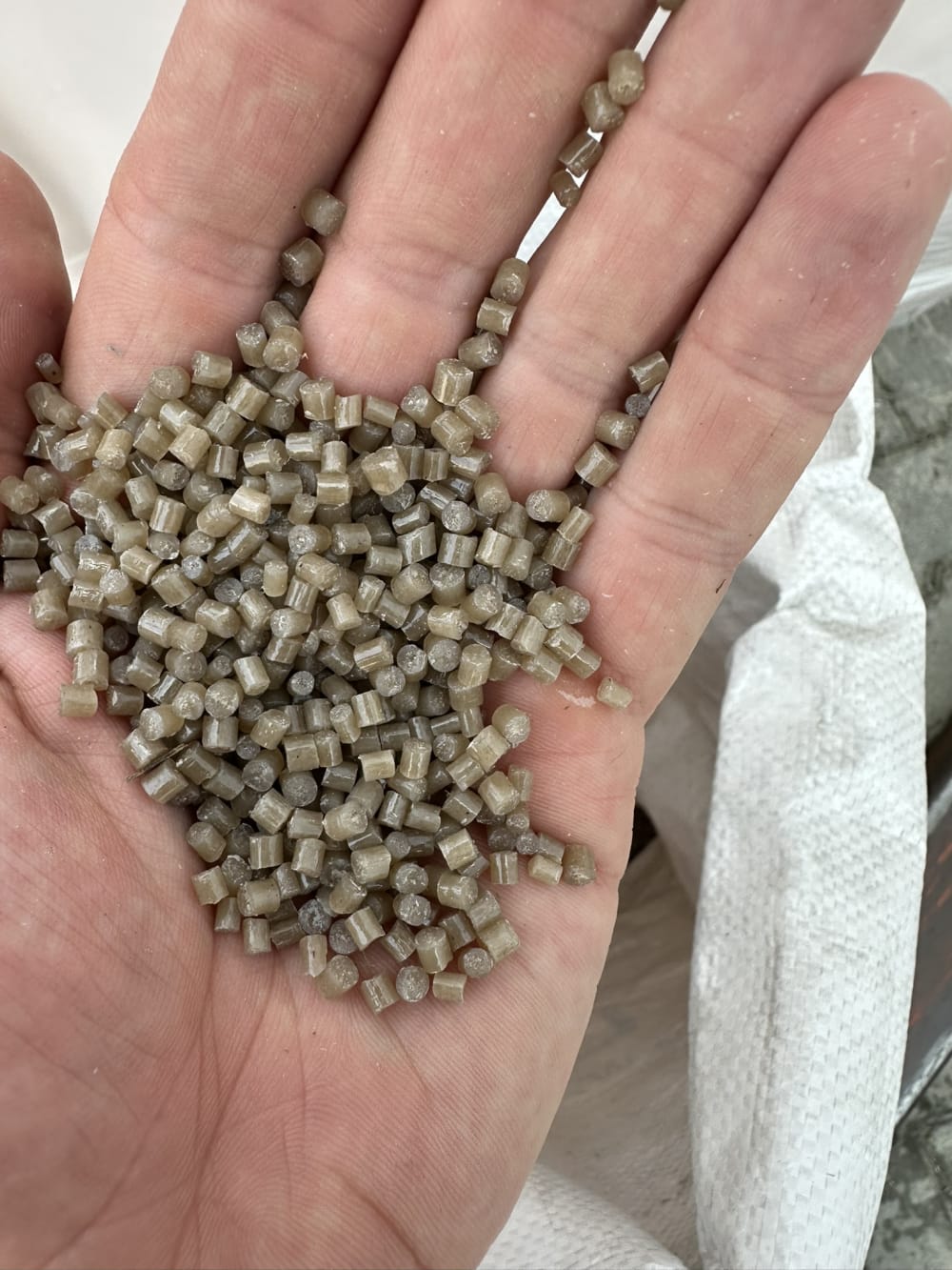 EPS Regranulate Brown (Offer No. 136696) - B2B Offers at Plastech Vortal