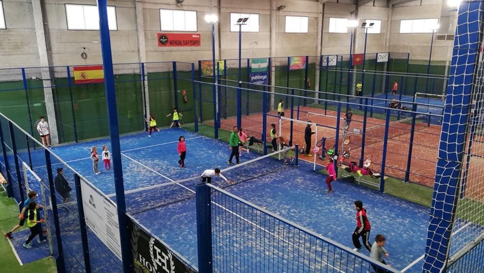 Book a court in Santanas Padel & Fitness Indoor Club | Playtomic