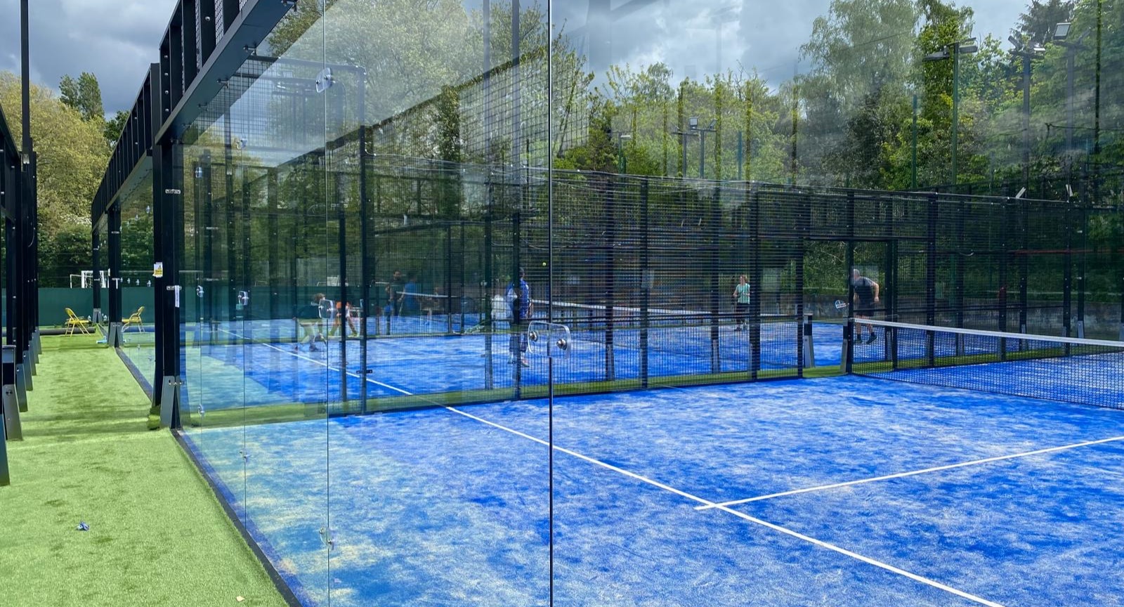Padel clubs and courts in London | Playtomic