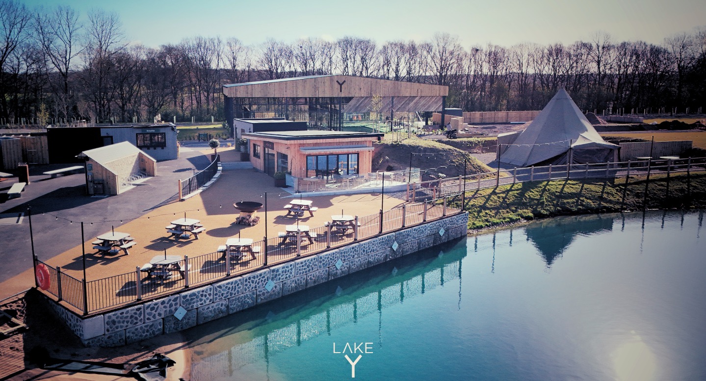 Book a court in Lake-Y Padel | Playtomic
