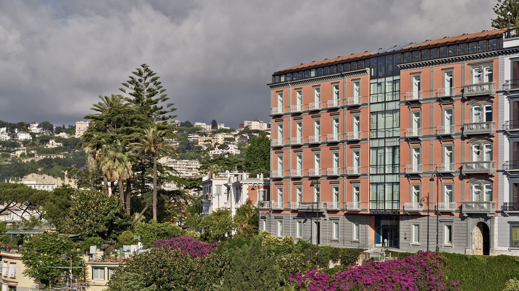 de Bonart Naples-Curio Collection by Hilton