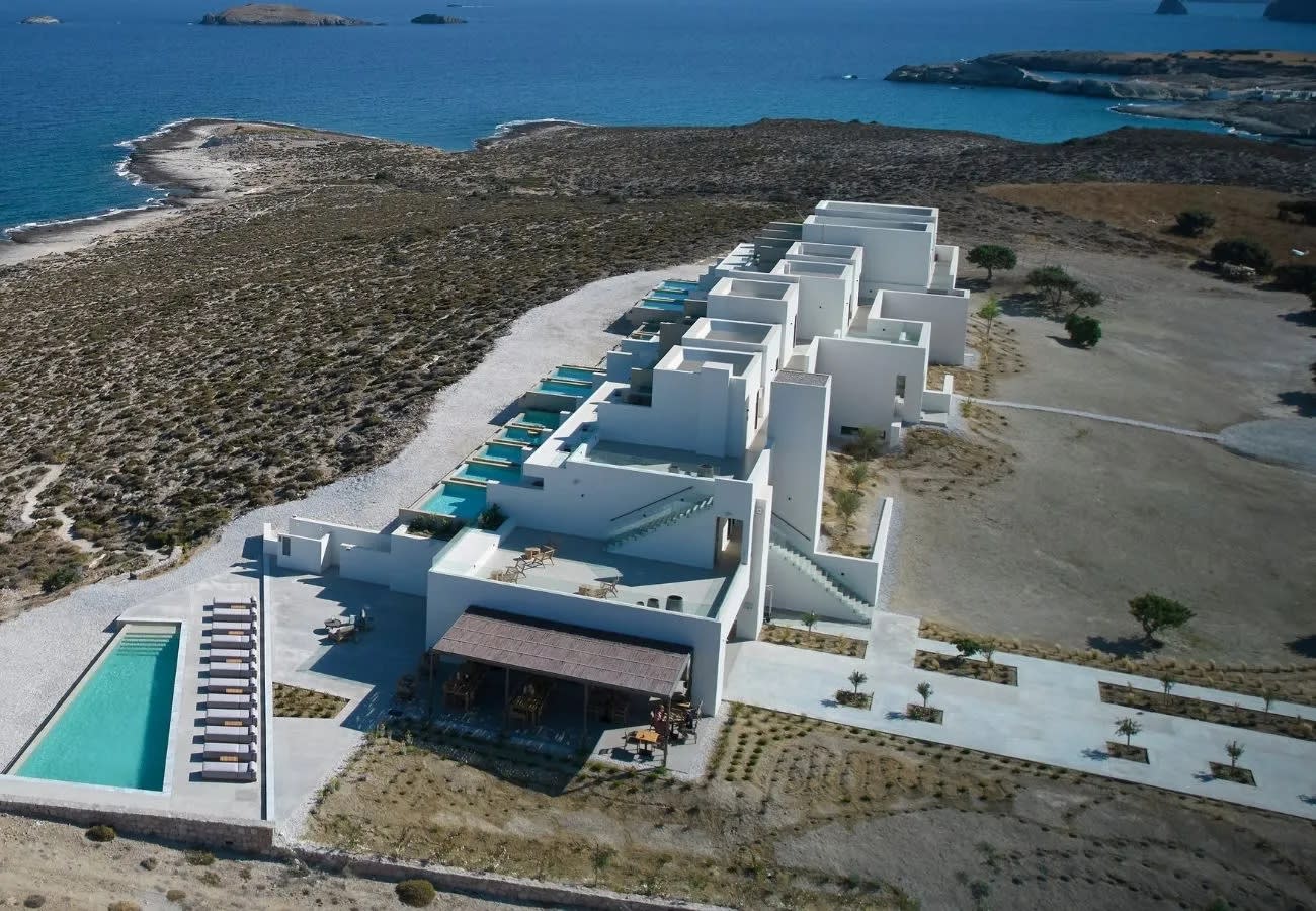 Domes White Coast Milos