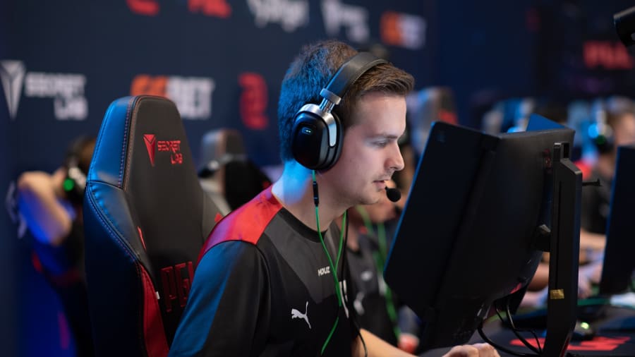 MOUZ release two players from their duties | Pley.gg